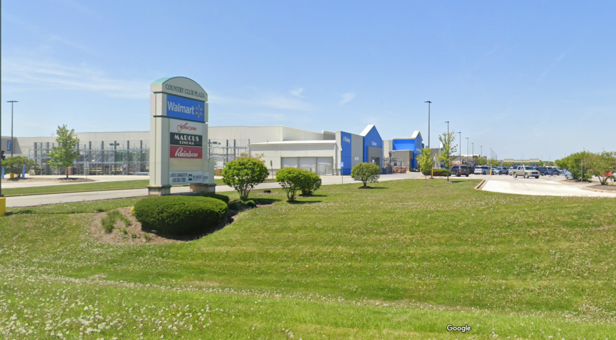 FBI Hunts Armored Truck Robbery Suspects in Public Shootout in Chicago