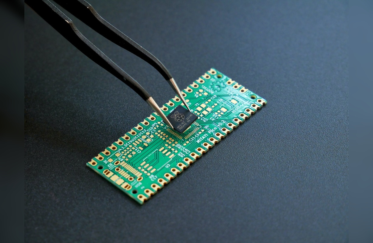 Illinois in Race for National Semiconductor Technology Center,