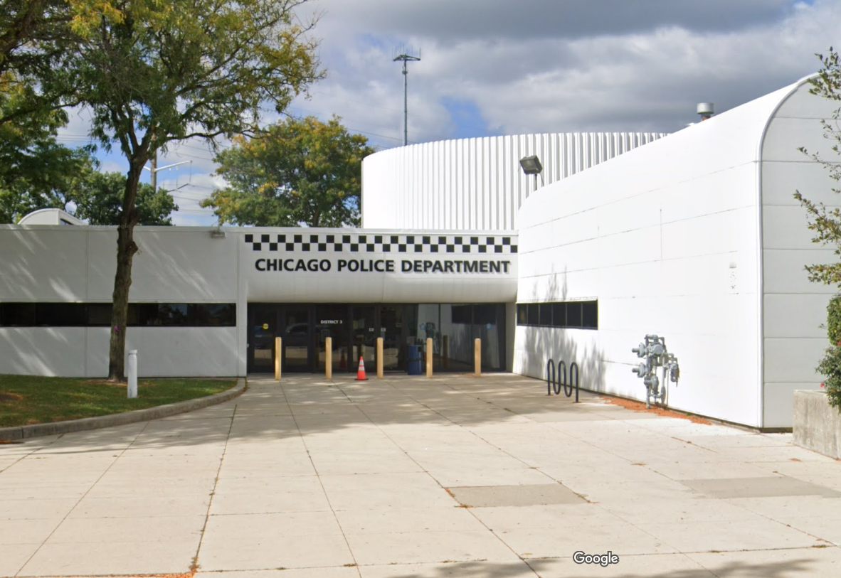 String of Armed Robberies Plague Chicago's Grand Crossing Neighborhood