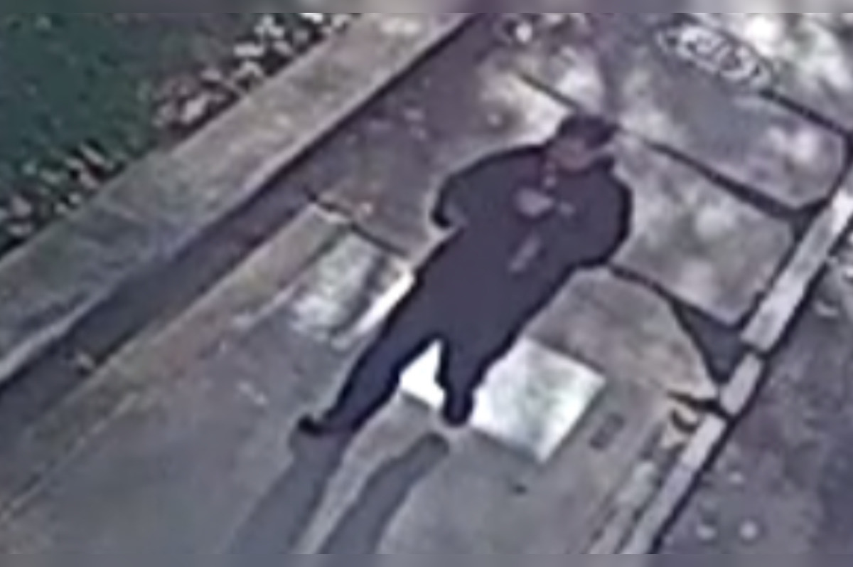 Boston Police Seek Publics Help To Identify Camera Gear Thief In
