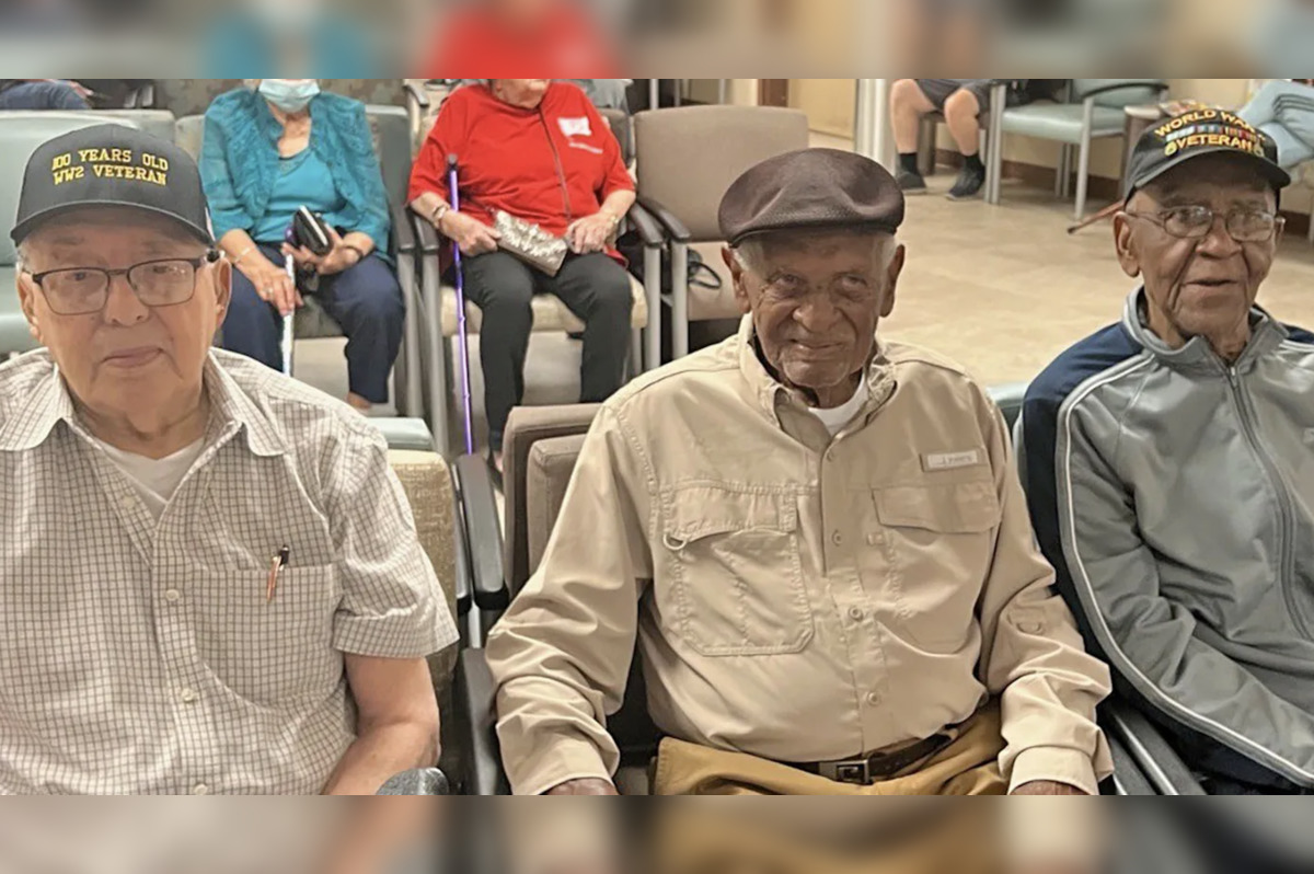 Houston Honors WWII Vets Achieving Historic 100 Mark with a Centurion