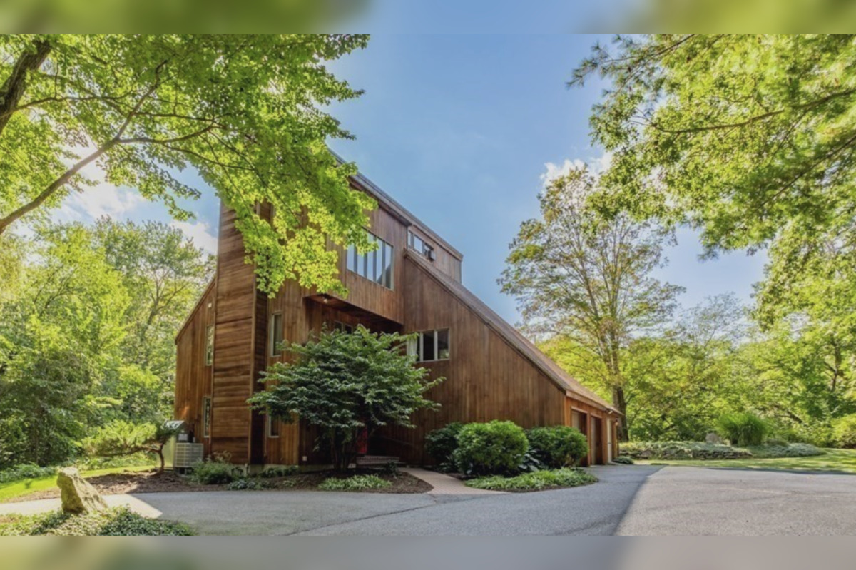 Lancaster Home Seamlessly Blends Design and Sustainability for