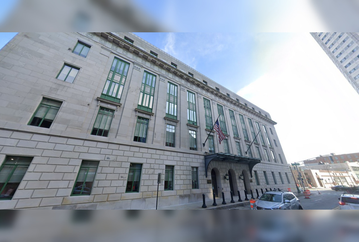 Lawrence Woman Confesses to Puerto Rican Identity Theft Fraud Scheme