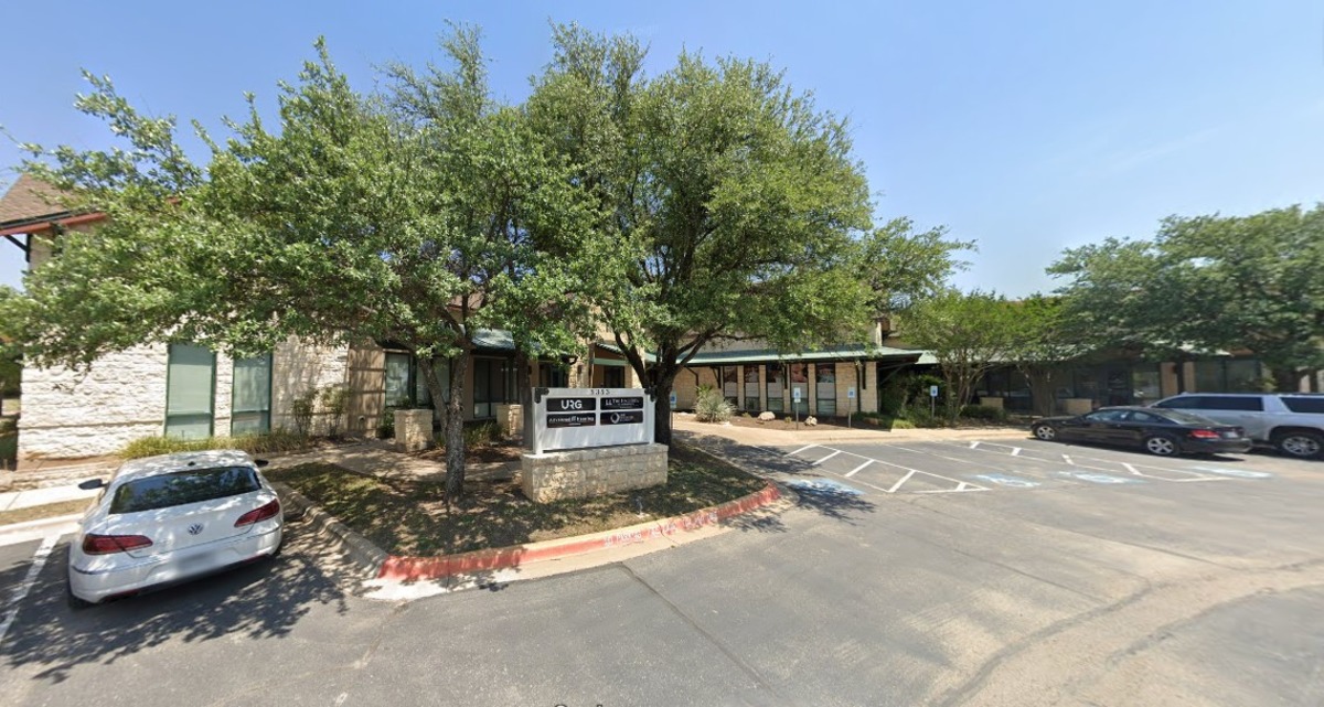 Texas Lone Star Stylist's Solo Car Birth Spurs Certifiably Insane