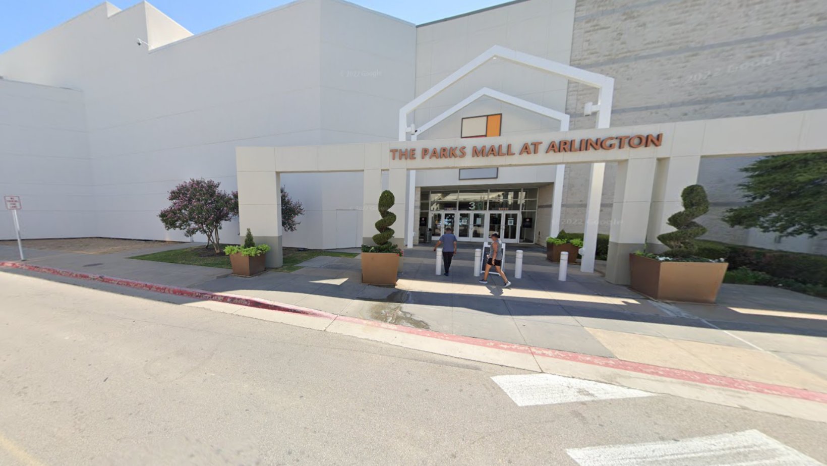 Arlington PD Arrests Four After Mall Shooting; Police Ramp Up Security