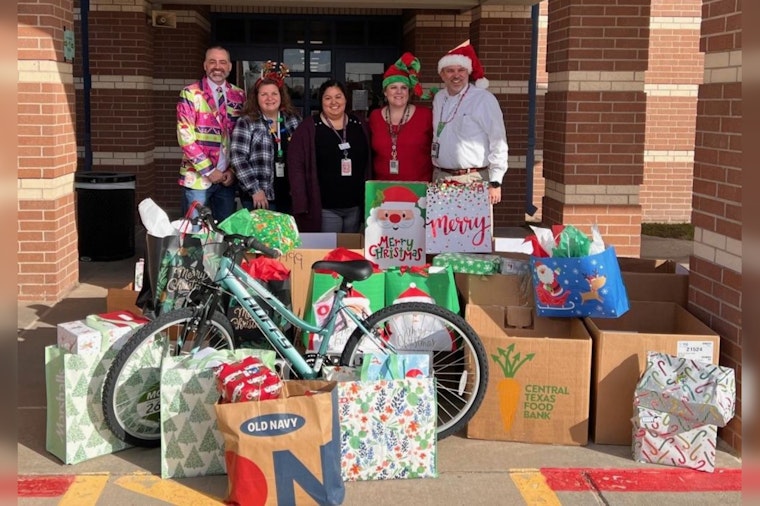 Austin Airport and Whiting-Turner Employees Bring Holiday Cheer to 14