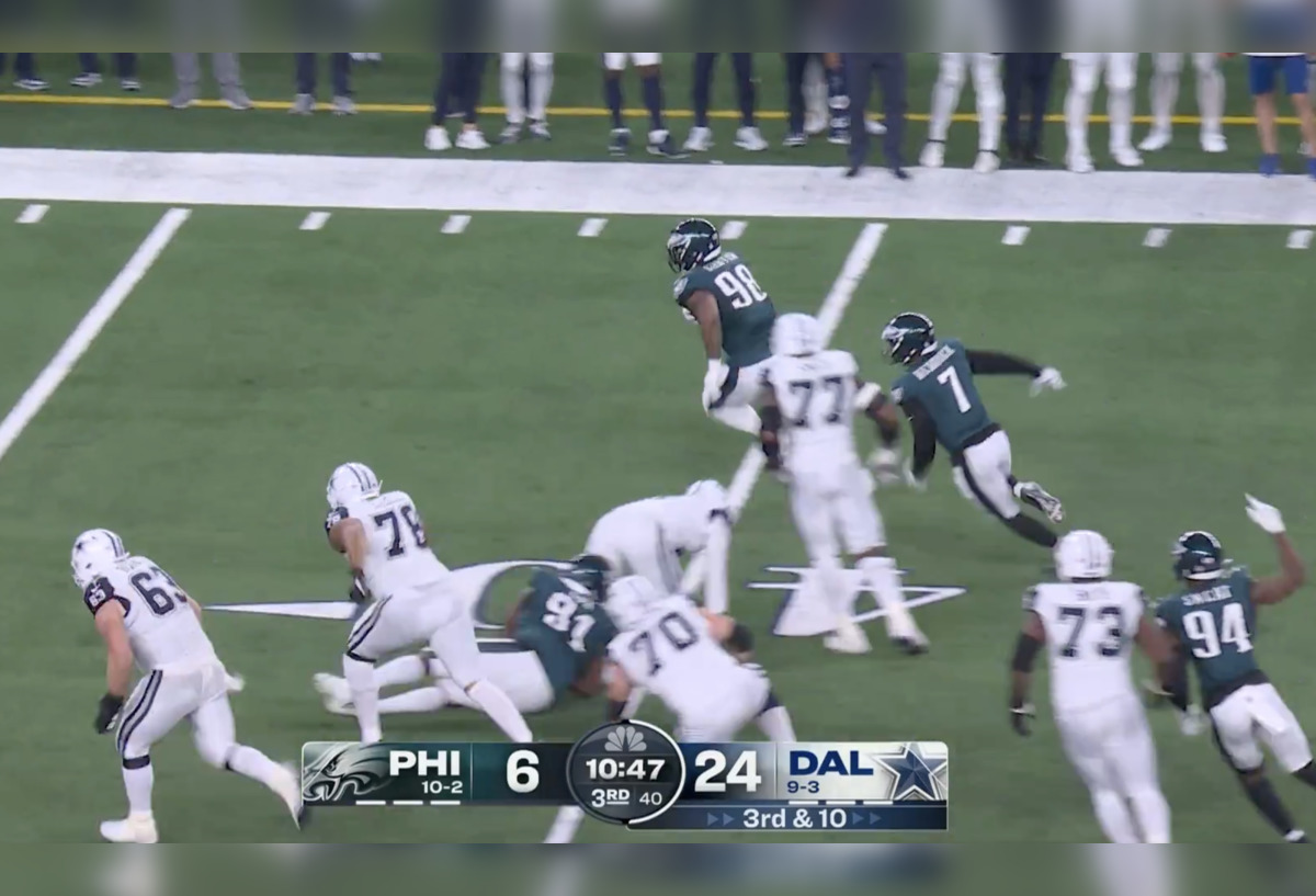 Cowboys Clinch 15th Straight Home Win, Tying Eagles for NFC East Lead