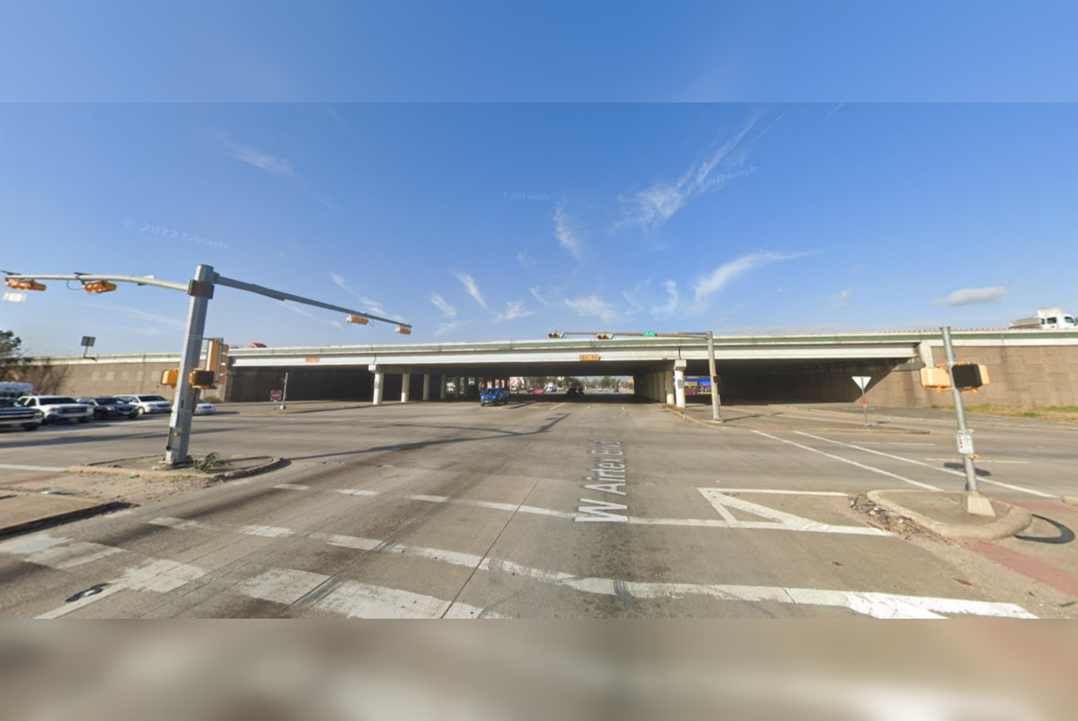 Pharmacy Burglar Wrapped Up in High-Speed Hell Ride, BMW Crashes into