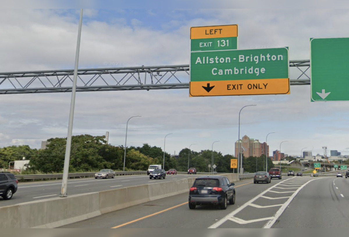 Rollover of Tractor-Trailer Snarls Traffic on Mass Pike in Boston;