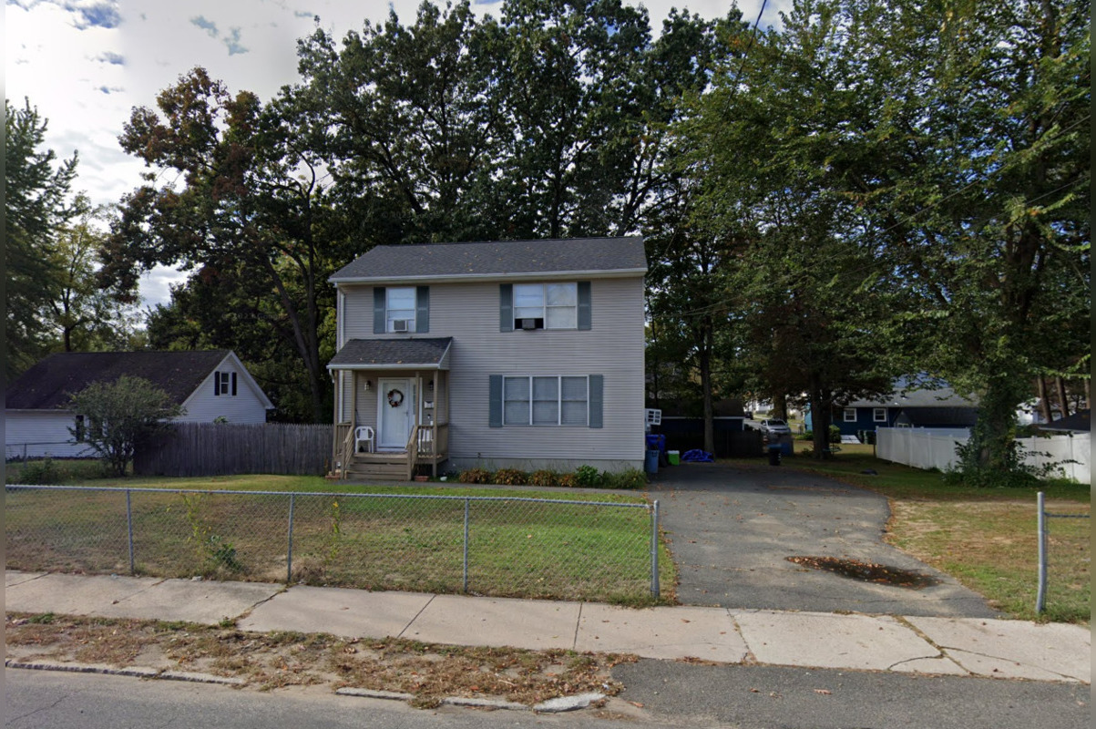 Springfield Officer Among Two Arrested in Firearms and Drugs Bust