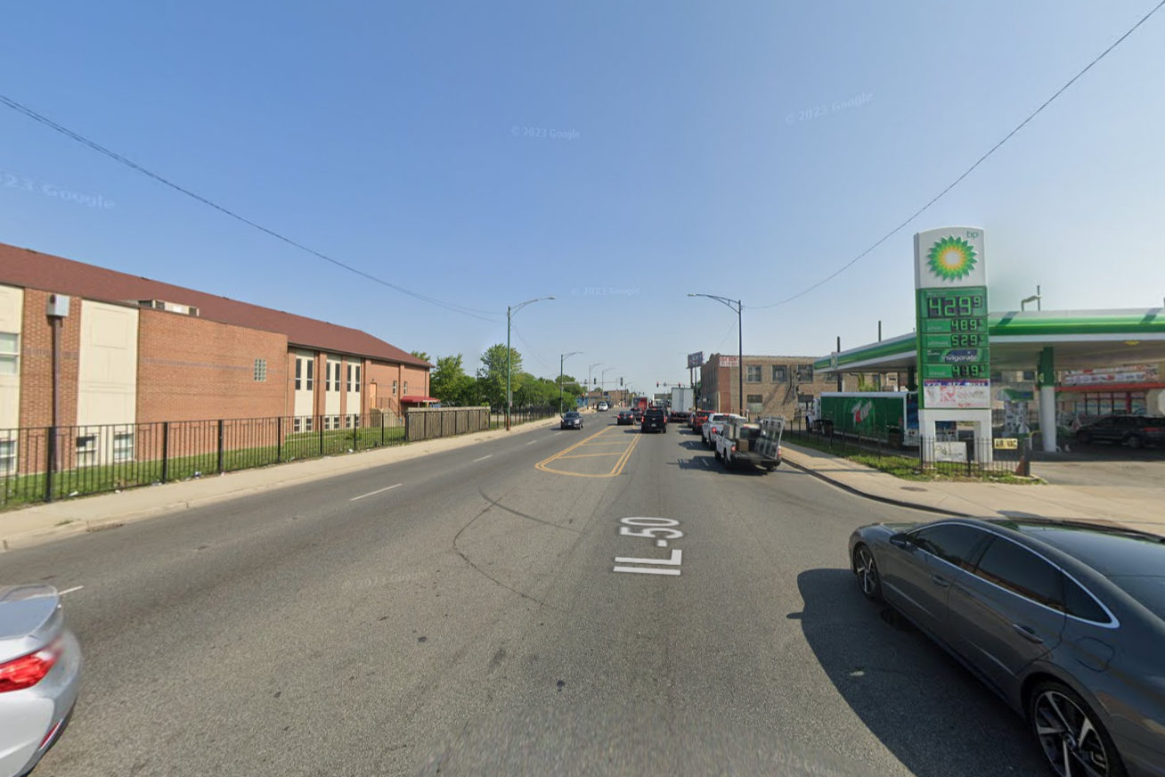 Suspected Car Thief Fatally Hit by Semitruck During Chicago Police