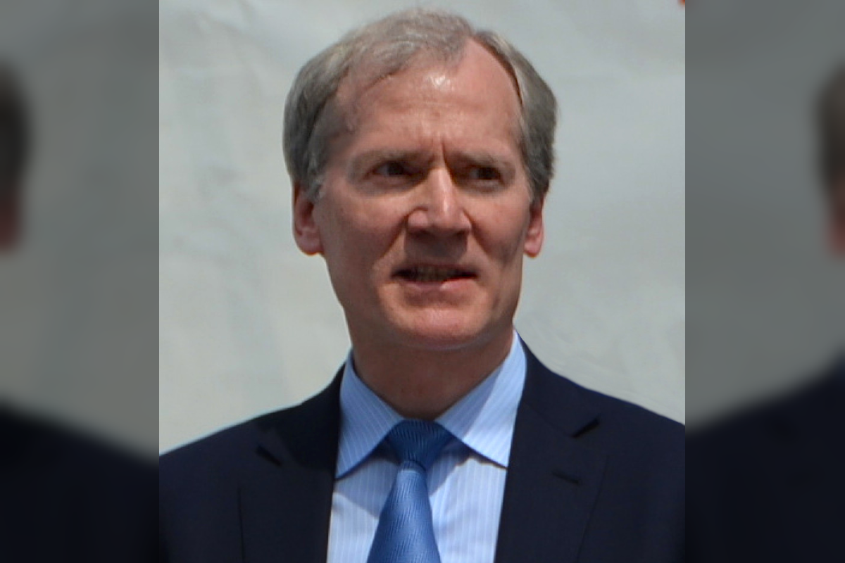 Stanford University President Resigns Amid Research Controversy