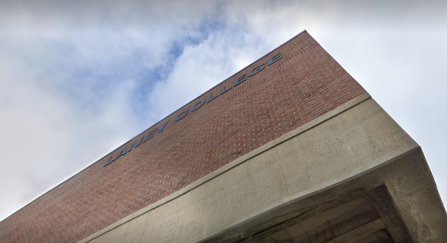 Box Cutter Brawl: Oakland Graduation Turns Violent as Person Slashes