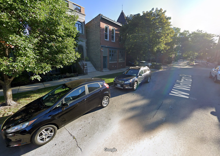 8 Armed Robberies Shakes Chicagos North Side In A Single Hour