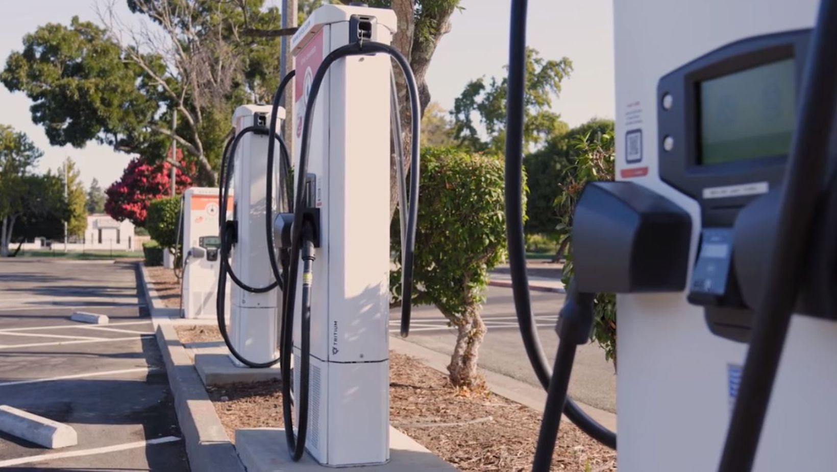 Fairfield Unleashes First Pilot Public EV Charging Site