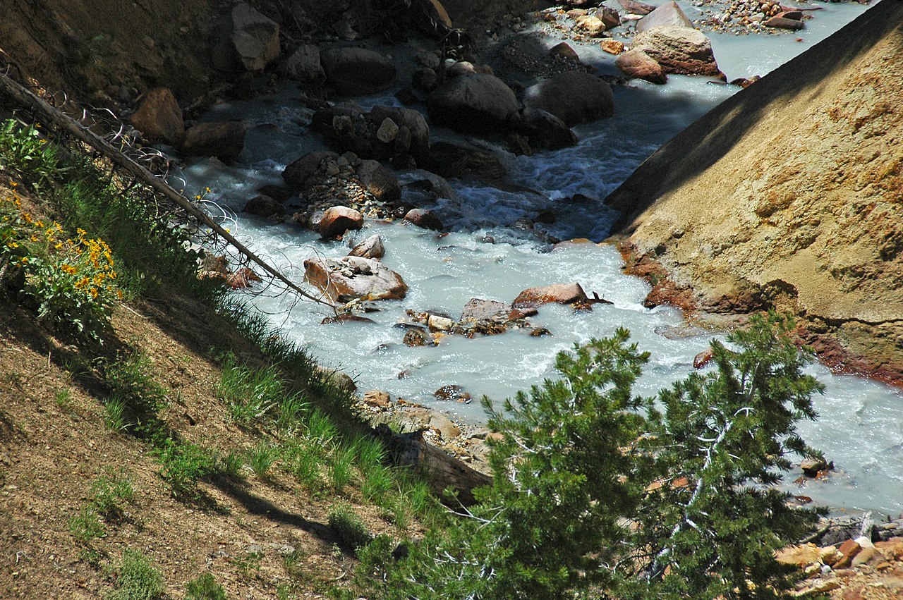 Atherton Asks its Residents to Keep Waterways Free of Debris to