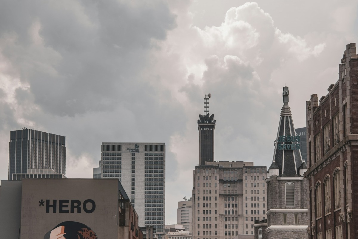 Atlanta Braces for Blustery Weather, with Gusts Up to 35 mph and