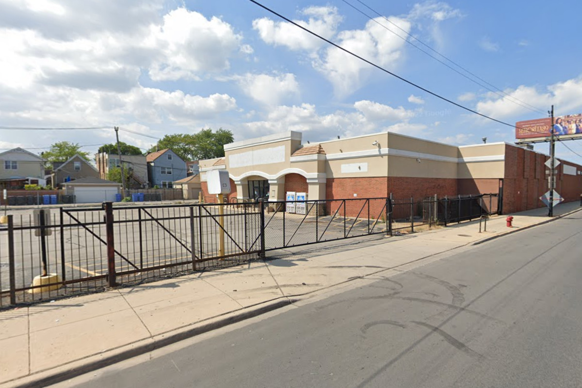 Chicago Transforms Former CVS into Safe Haven for Asylum Seekers in