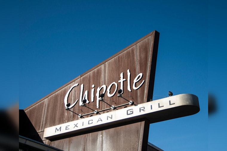 Chipotle Introduces Drive-Thru 'Chipotlane' at New Rolling Meadows