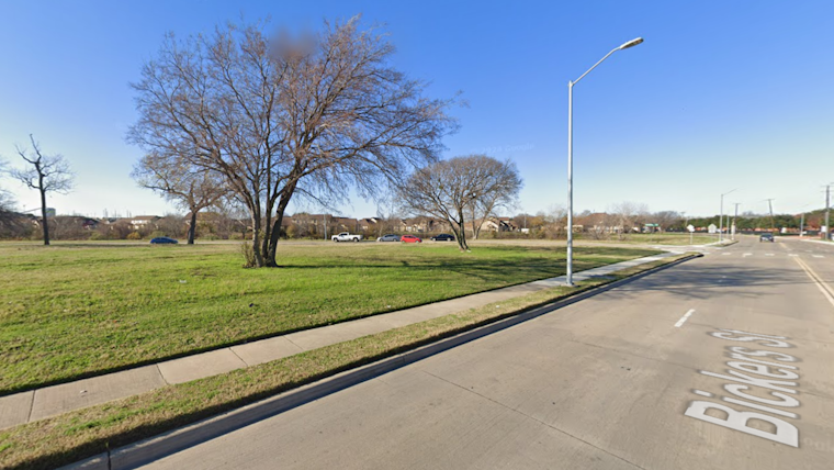 Dallas Police Investigate Fatal Double Shooting on Bickers Street, Dallas Police Investigate Fatal Double Shooting on Bickers Street,