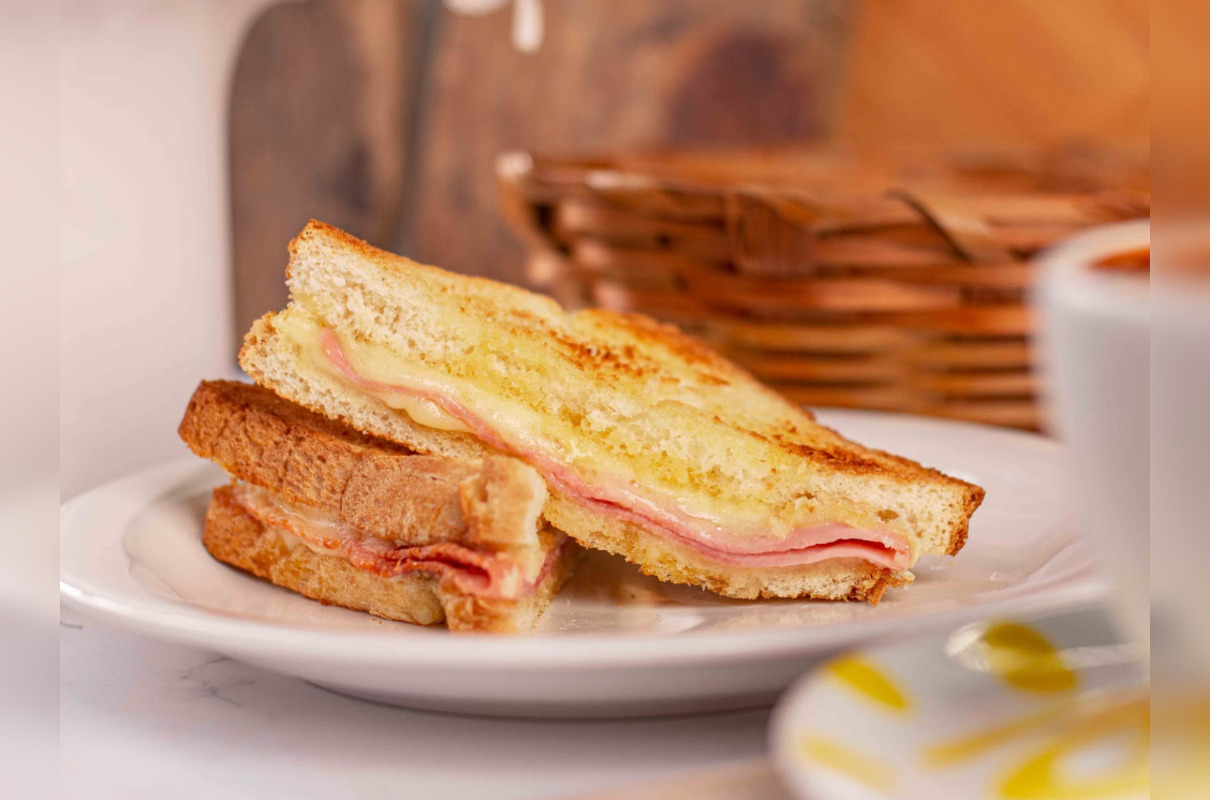 Decatur Schools to Serve Cheese Sandwiches for Overdue Meal Debts