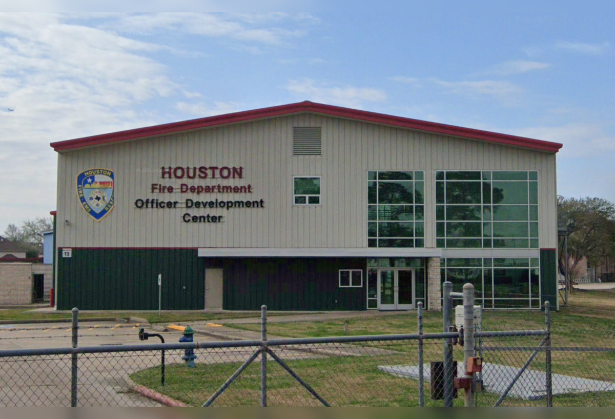 Houston Mayor John Whitmire Opens Negotiations With Firefighters Union