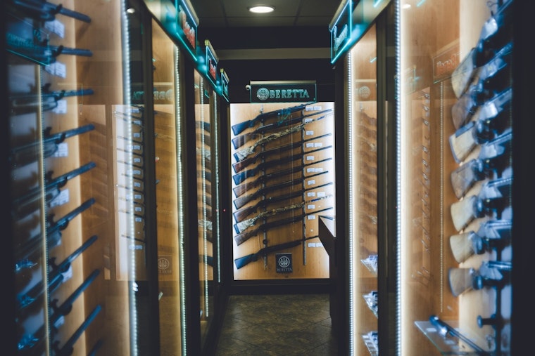 Illinois Gun Owners Show Low Compliance with Assault-Style Weapon