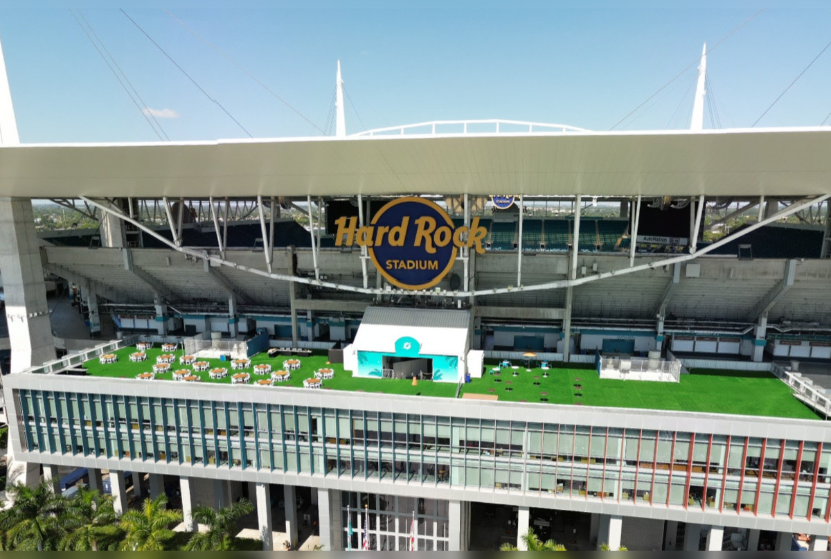 Miami Dolphins Eye AFC East Crown in High-Stakes Showdown Against