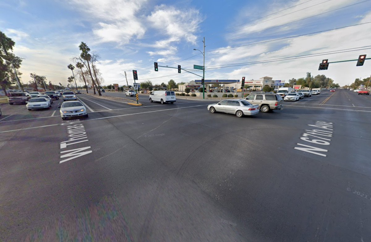 One Dead, Three Injured in Late-Night Phoenix Collision at 67th Avenue