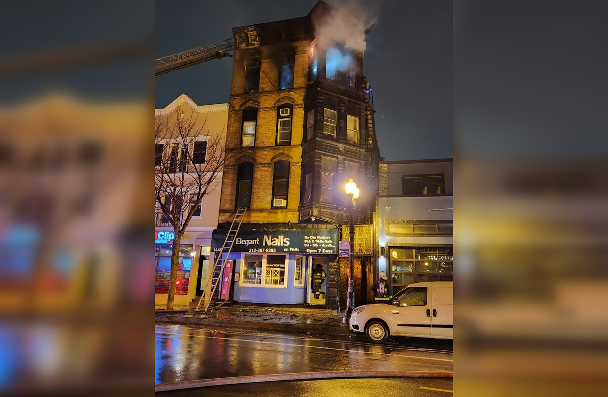 Three Injured in Late-Night Chicago Apartment Fire; Investigation