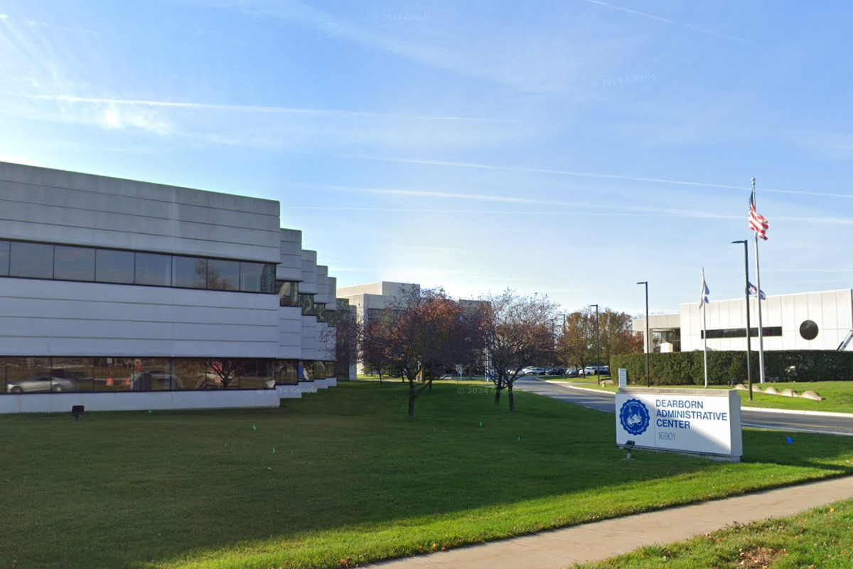 Dearborn Residents Shine in 2024 'Dearborn Aglow: Fall' Beautification