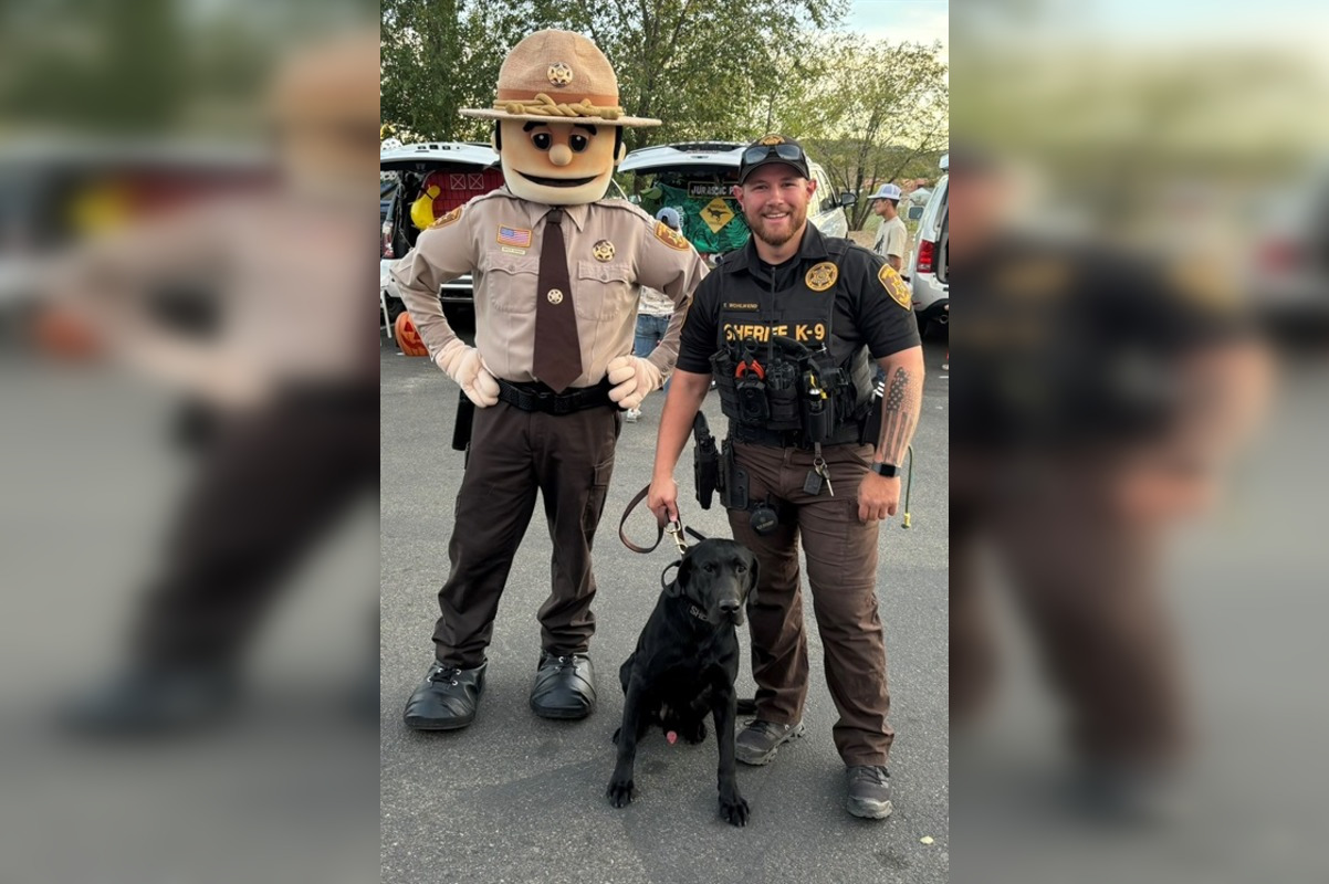 Deputy and K-9 Partner Steal the Show at Dewey-Humboldt Trunk or Treat