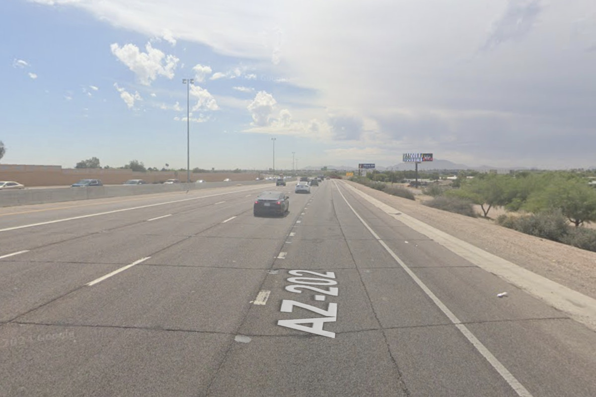 Fatal Early Morning Single-Vehicle Crash on Loop 202 in Phoenix Under