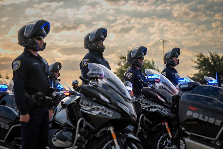 Irving Police Officers Allen and Ellington Triumph at Spokes4Hope