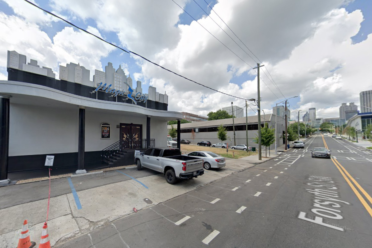 Man Wounded in Crossfire During Dispute at Atlanta Intersection,