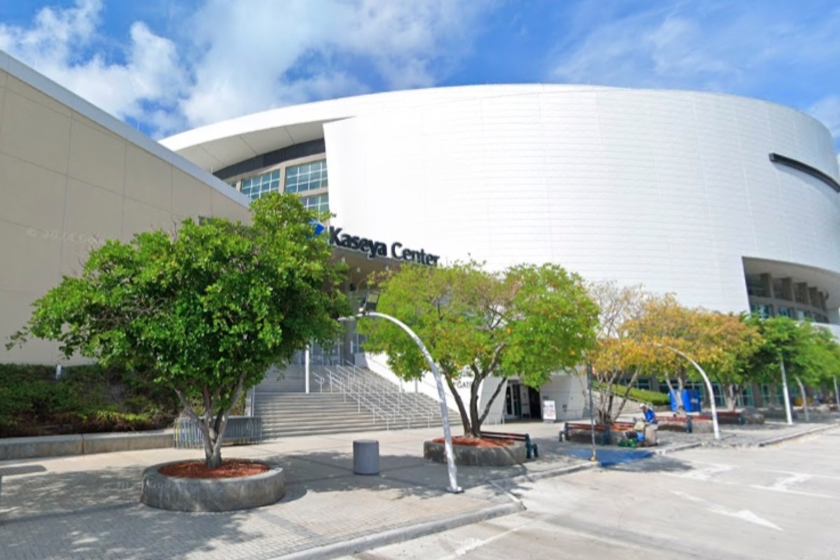 Miami Heat to Unveil Dwyane Wade Statue Sunday at Kaseya Center Amidst