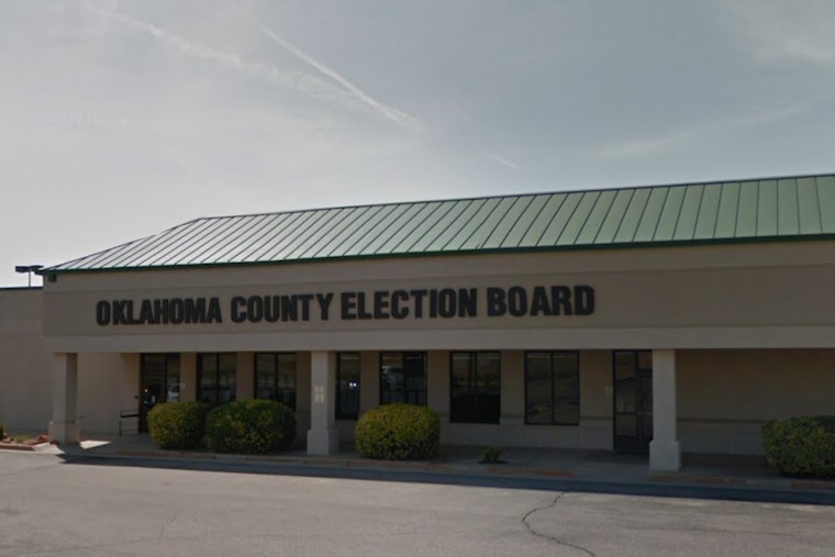 Oklahoma Voters Show Up in Droves for Early Voting Despite Long Waits,