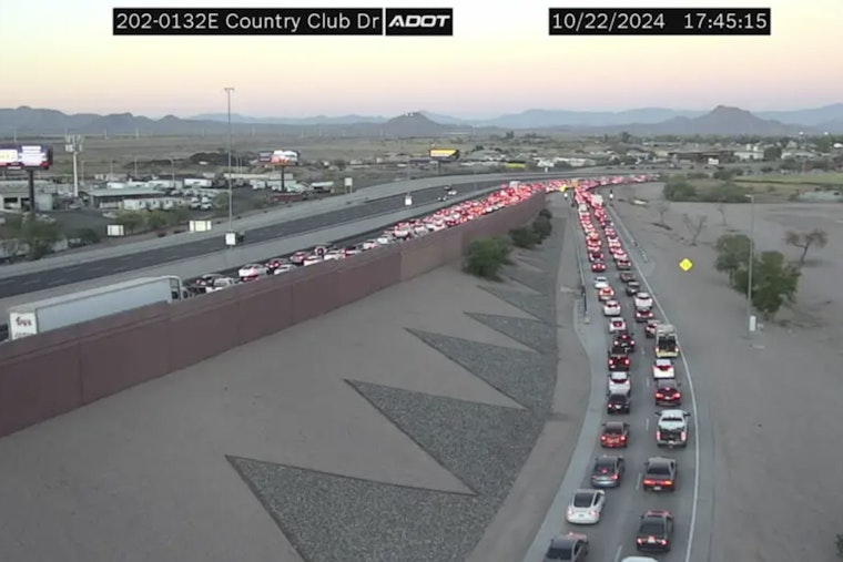 One Fatality Reported in Loop 202 Mesa Crash as Commuters Face