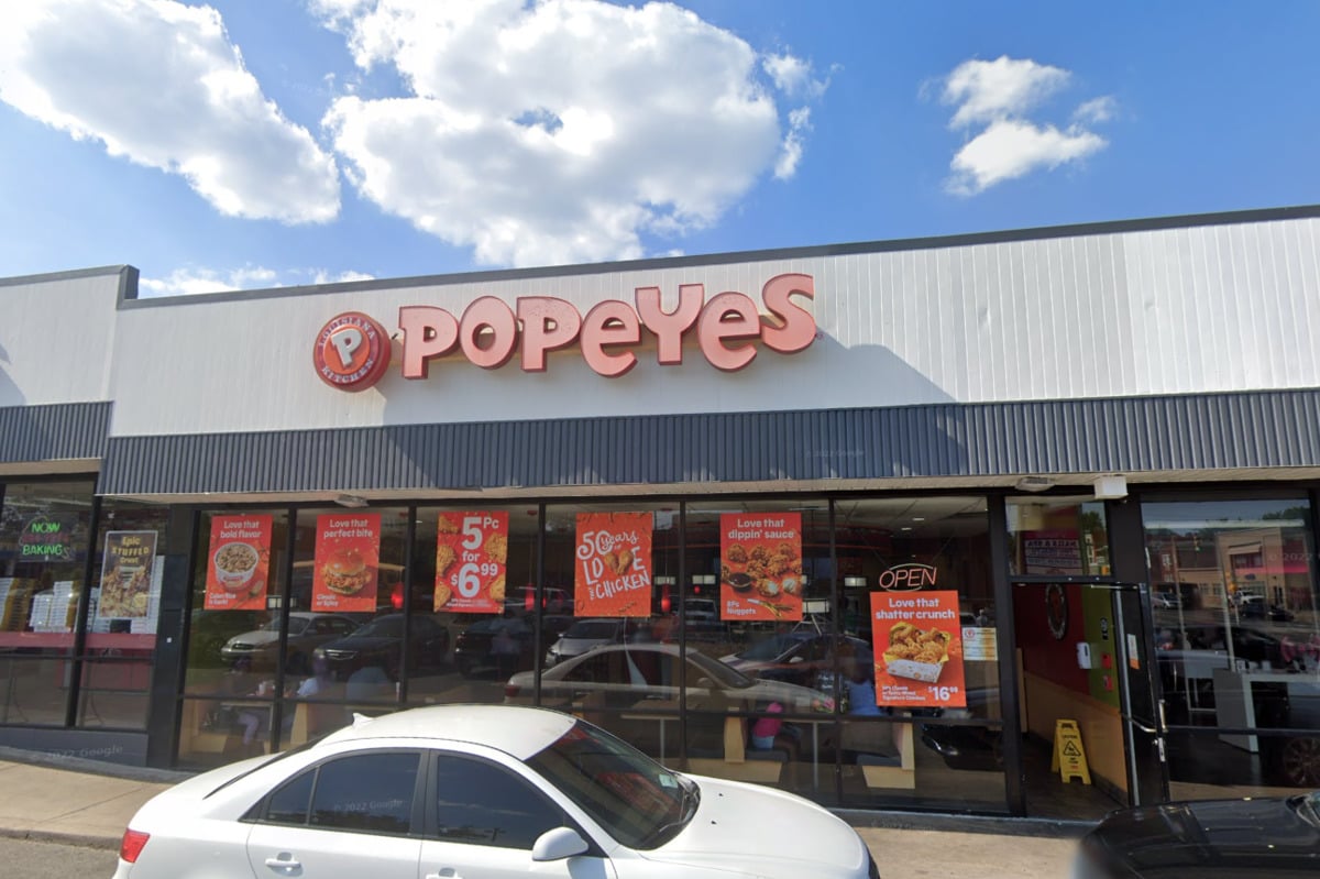 Philadelphia Popeyes Dispute Leads to Stabbing, Employee Defends