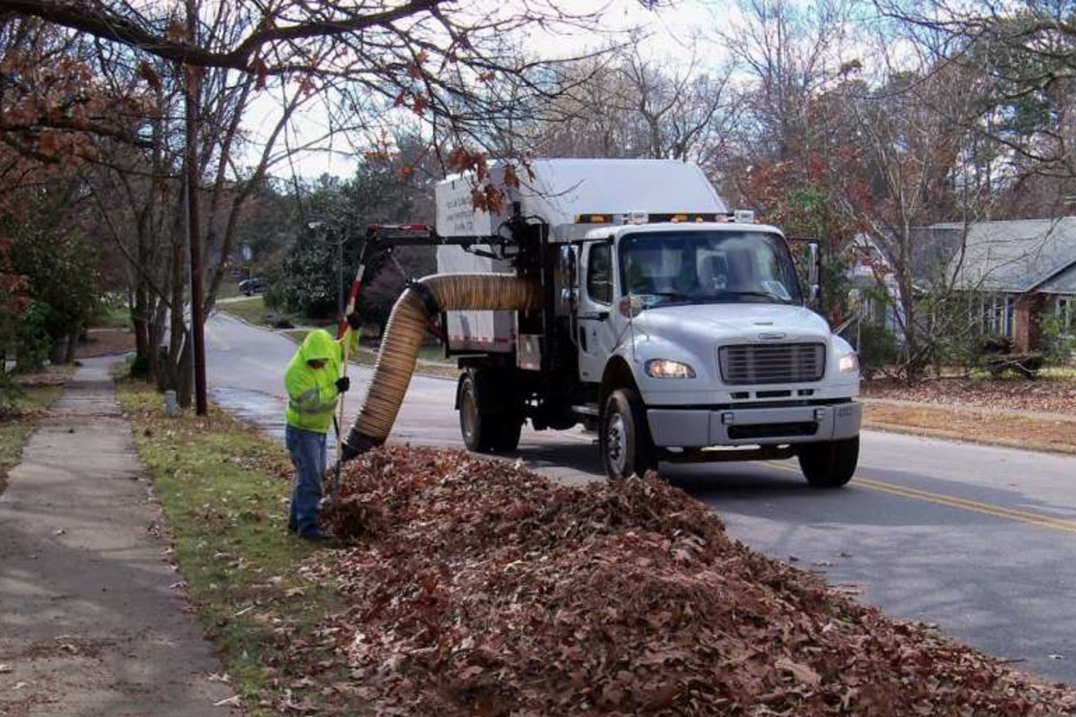 Raleigh Kicks Off Seasonal Loose Leaf Collection on November 12