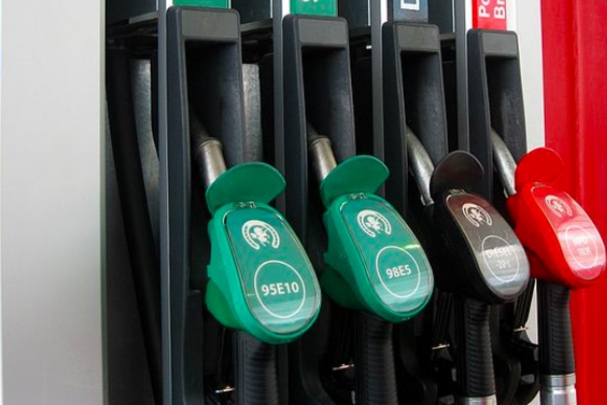 St. Lucie County Residents Rally With Essential Supplies as Hurricane