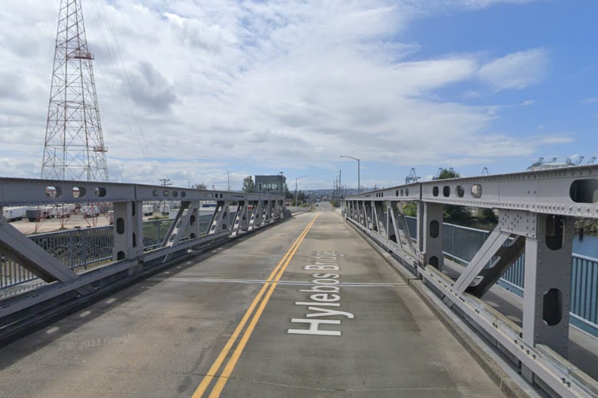 Tacoma's Hylebos Bridge Closed to Vehicular Traffic Due to Technical