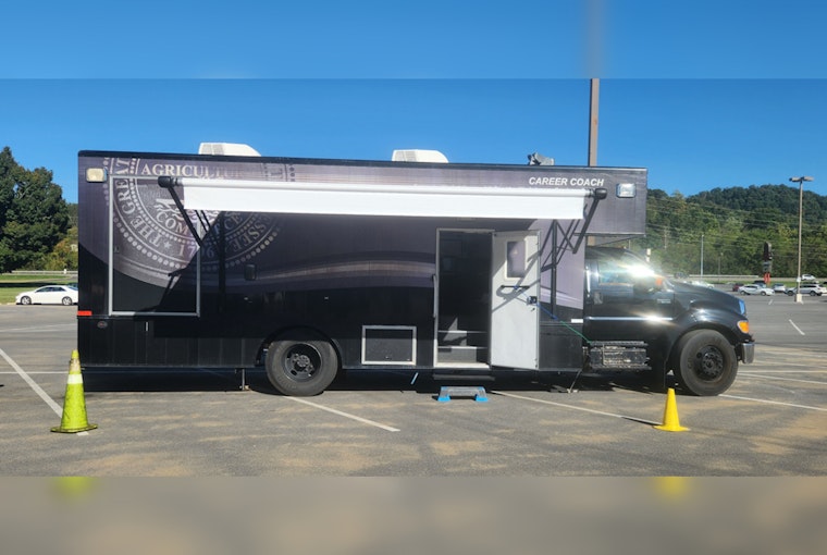 Tennessee's Mobile Job Centers Deployed in Flood-Hit Northeast to Aid