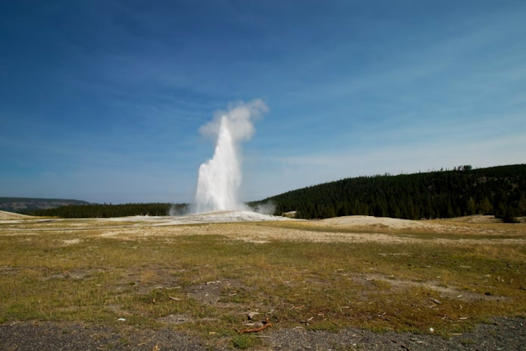 Unexplained Geyser in West Texas Spouts Water and Oil, Prompting