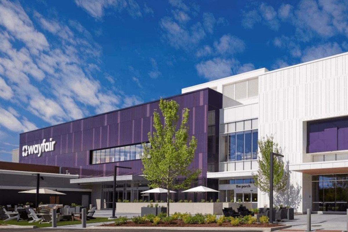 Wayfair Expands Retail Footprint with New Outlet Store in Naperville,