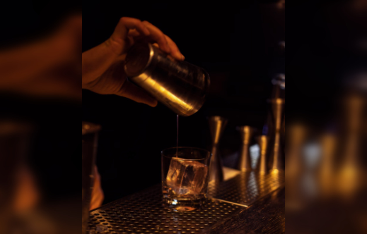 Phoenix's New Cocktail Lounge 'Carry On' Revives Golden Era of Air