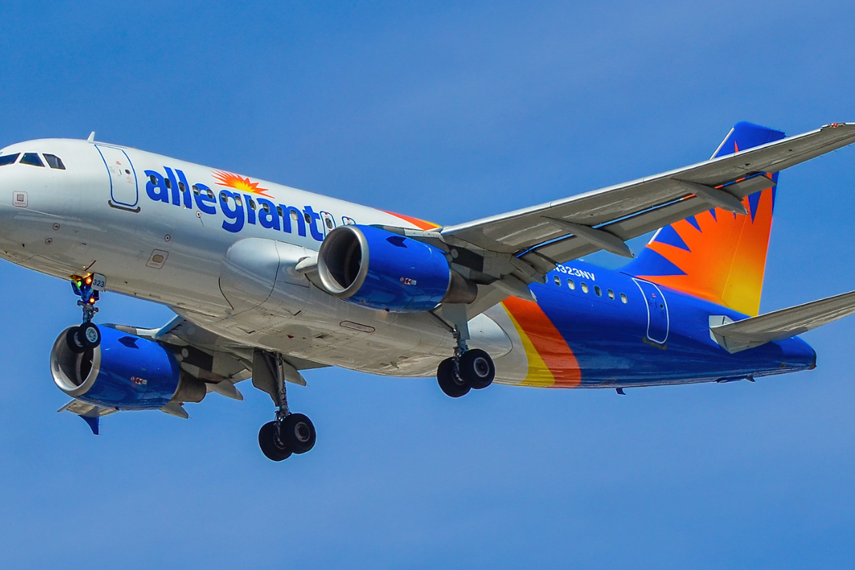 Allegiant Air Pilots Rally for Standard Contracts, Strike