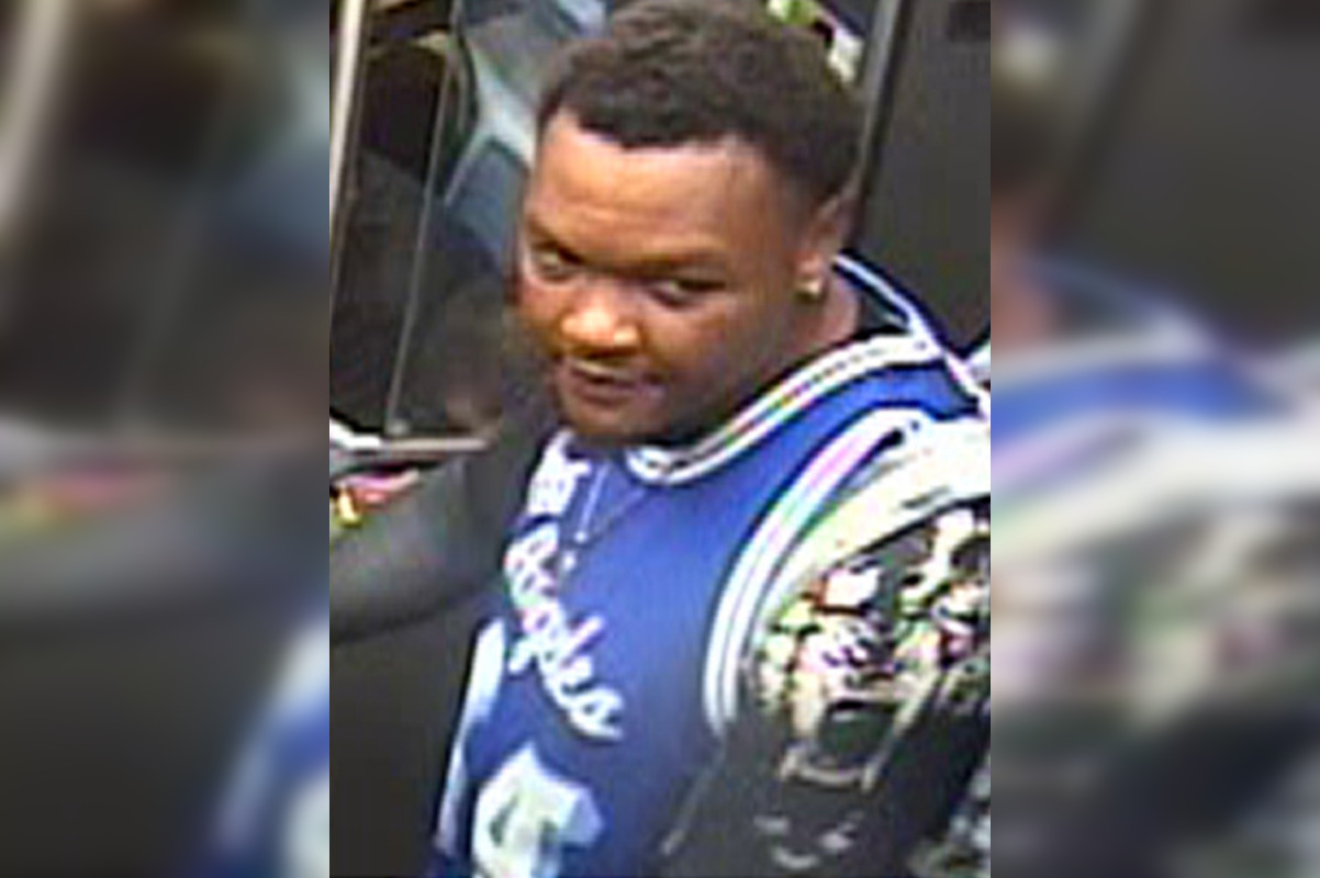 Chicago Police Seek Suspect After CTA Red Line Robbery in Wrigleyville
