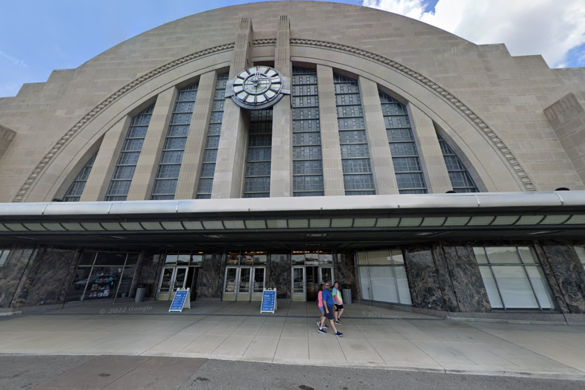 Cincinnati Museum Center Rekindles Cherished Holiday Tradition with