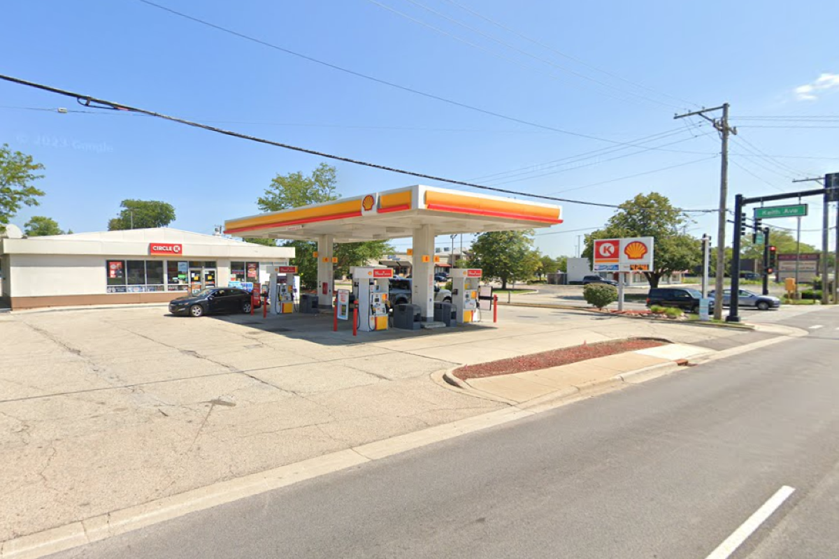 Crystal Lake Gas Station Canopy Collapses onto Vehicles, No Injuries